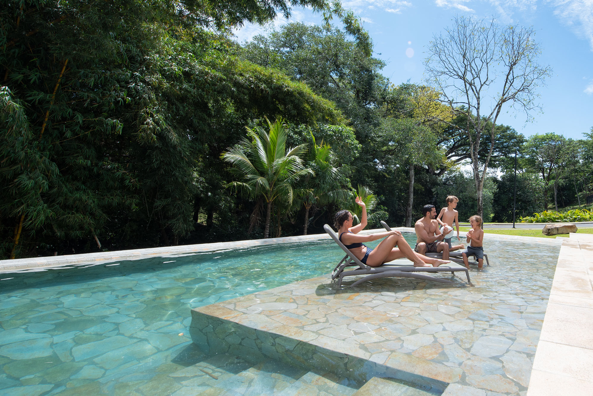 Luxury Gated Community in San José – Lots & Custom Homes Green City